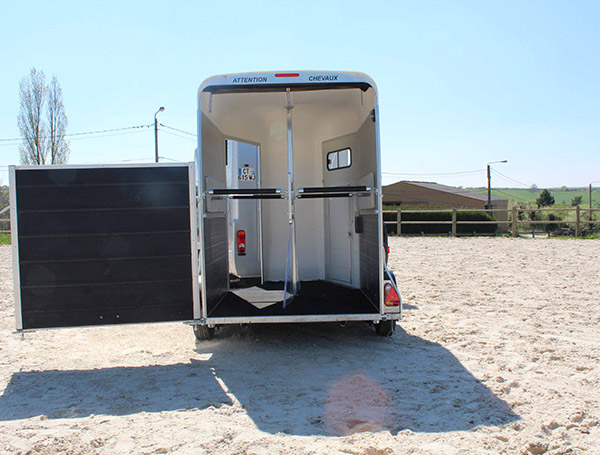 Van 2 places Cheval Gold Touring